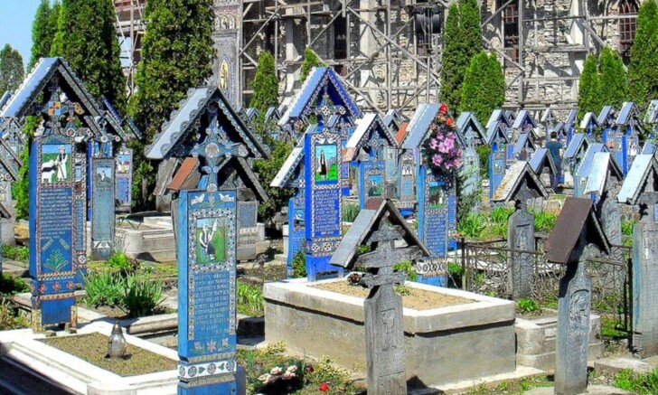 Jak zrobić stroik świąteczny na cmentarz? - Memoriam